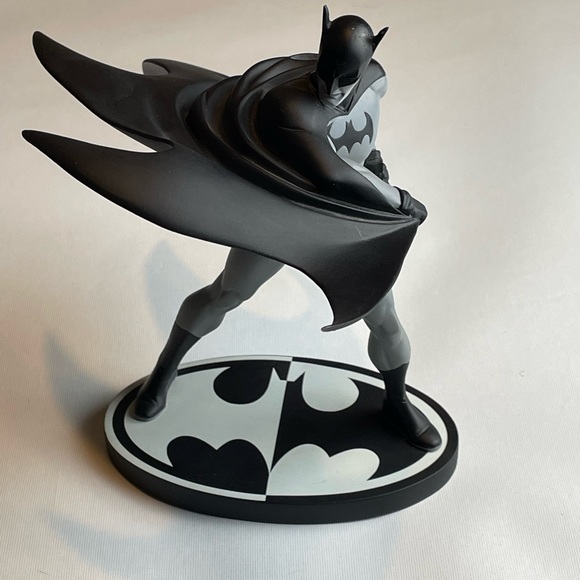 DC Comics | Other | Batman Black And White Steve Rude Statue 2547330 Dc ...
